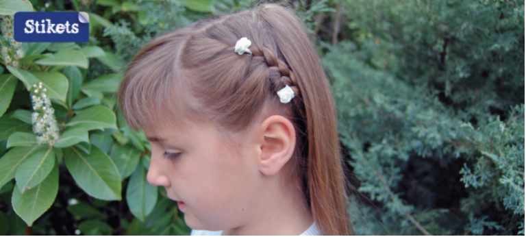 Coiffure de Communion avec des tresses - Stikets Company